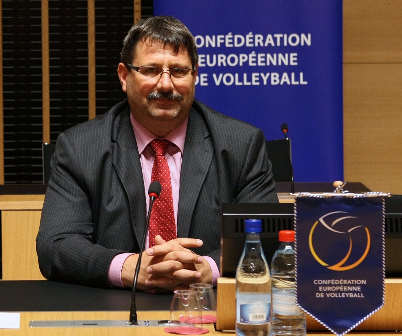 Dějištěm šampionátu mistrovství světa juniorek haly Rondo a Na Vodově